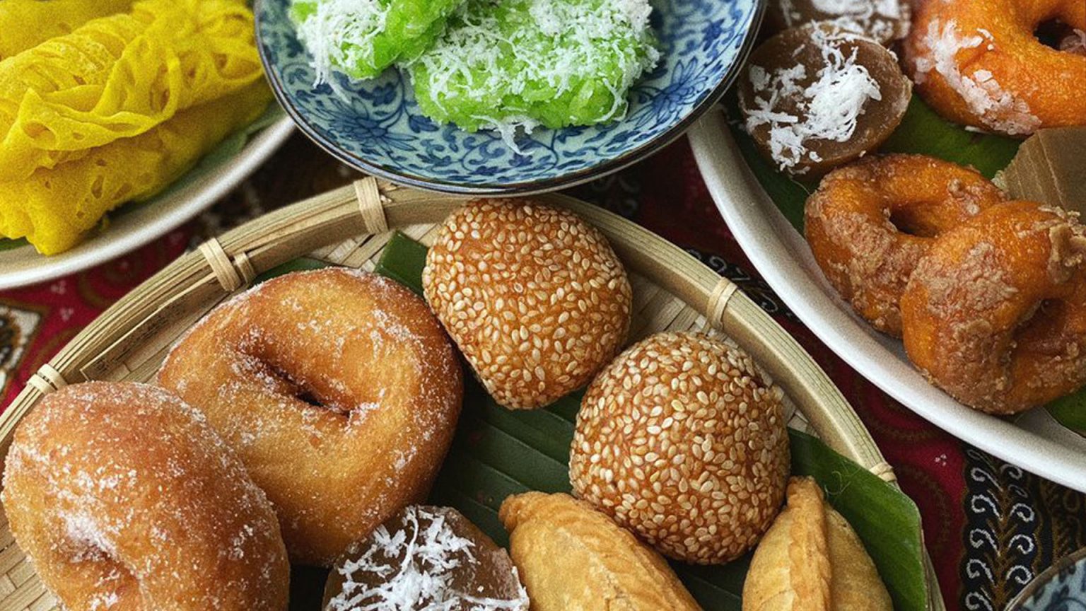 Diversity of Traditional Malaysian Desserts – LOCCO